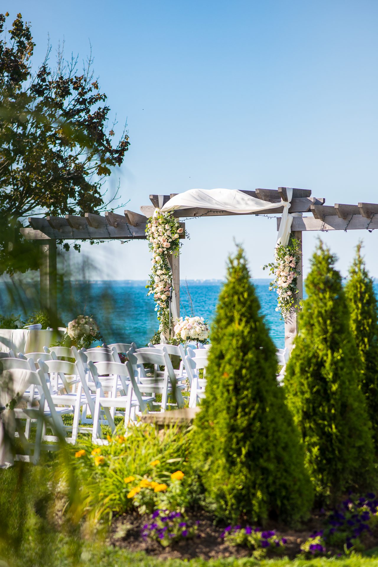 Home - Edgewater Manor